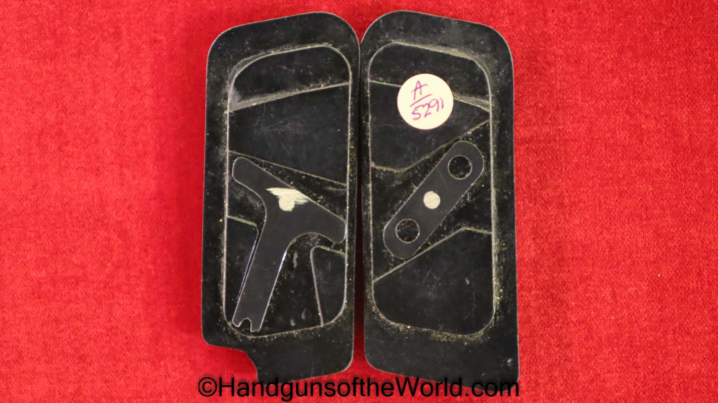 Chinese Type 51 or 54 Tokarev Grips - Handguns of the World