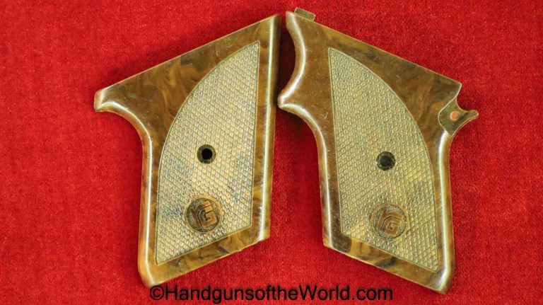Rohm RG26 Grips - Handguns of the World